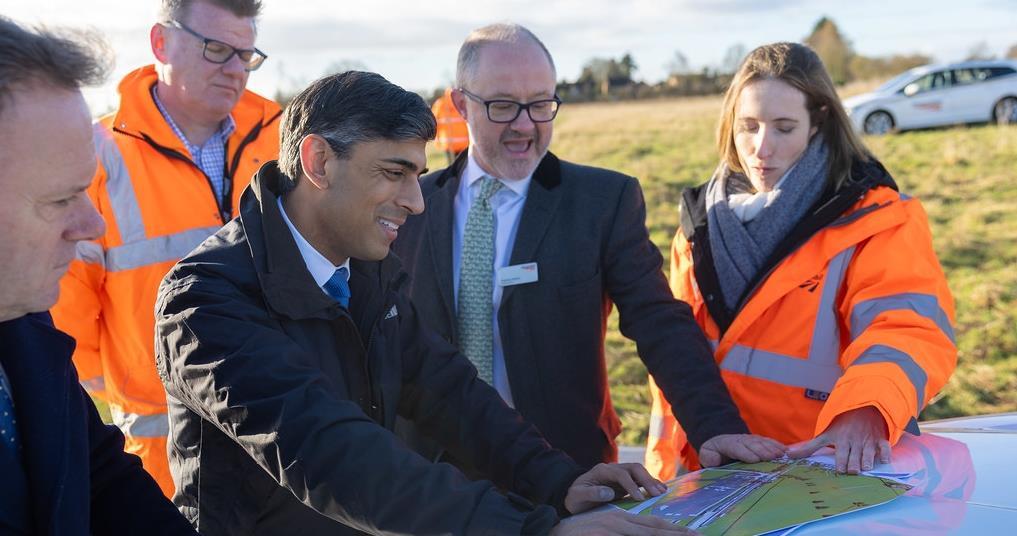 Sunak pledges to fund 100,000 more apprenticeships by scrapping ‘Mickey ...