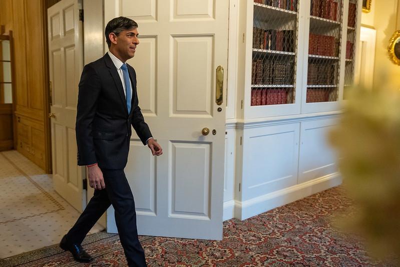 Sunak pledges to fund 100,000 more apprenticeships by scrapping ‘Mickey ...