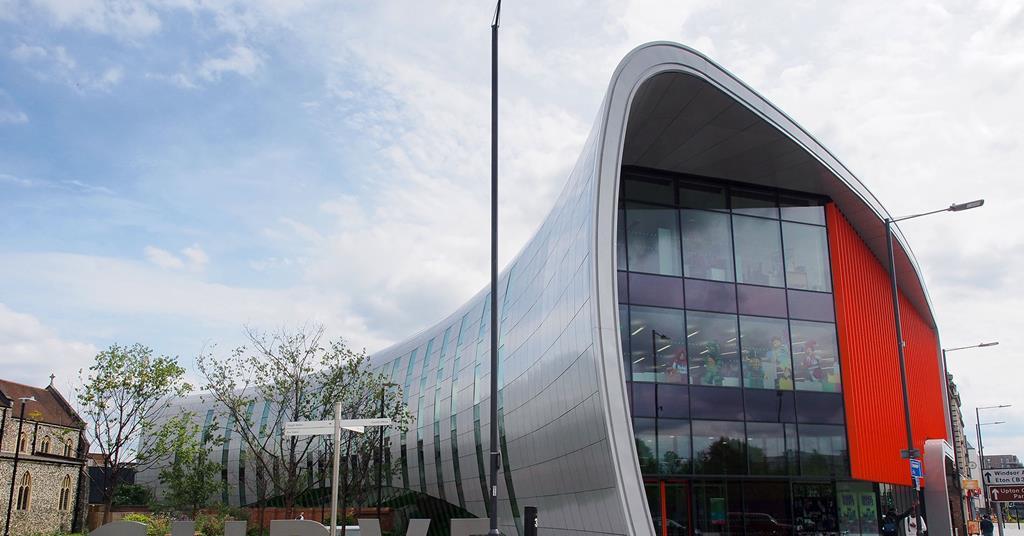 Carbuncle Cup: The Curve, Slough by Bblur Architecture and CZWG ...