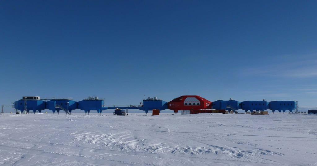 Halley VI Antarctic Research Station by Hugh Broughton Architects ...