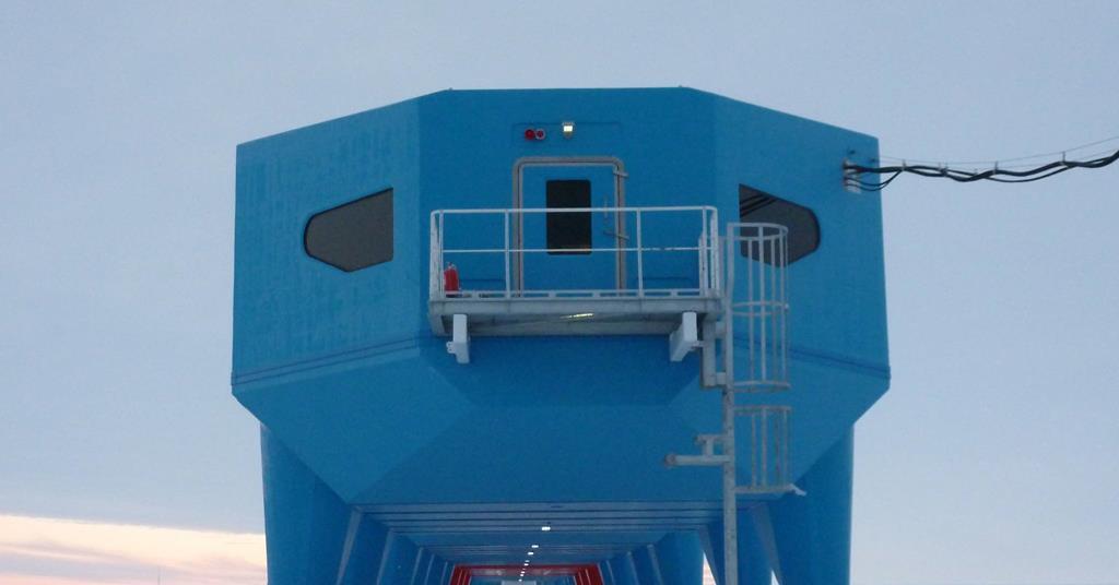 Halley VI Antarctic Research Station by Hugh Broughton Architects ...