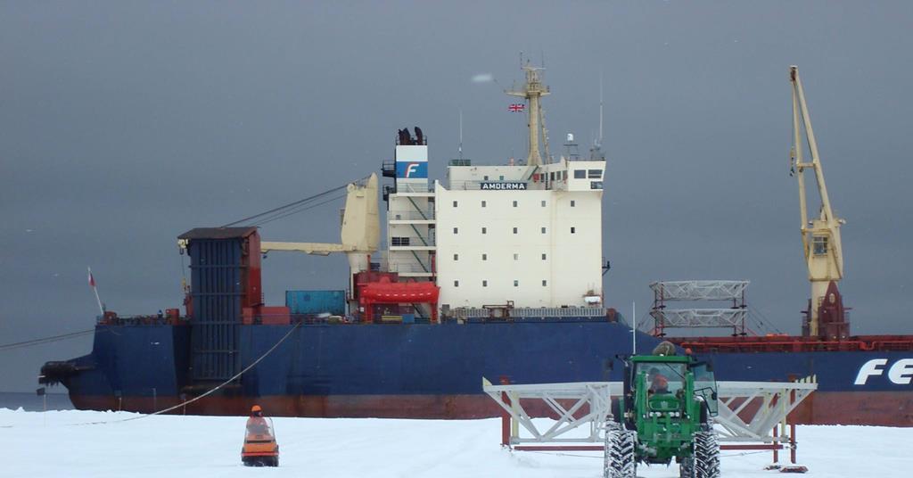 Halley VI Antarctic Research Station by Hugh Broughton Architects ...
