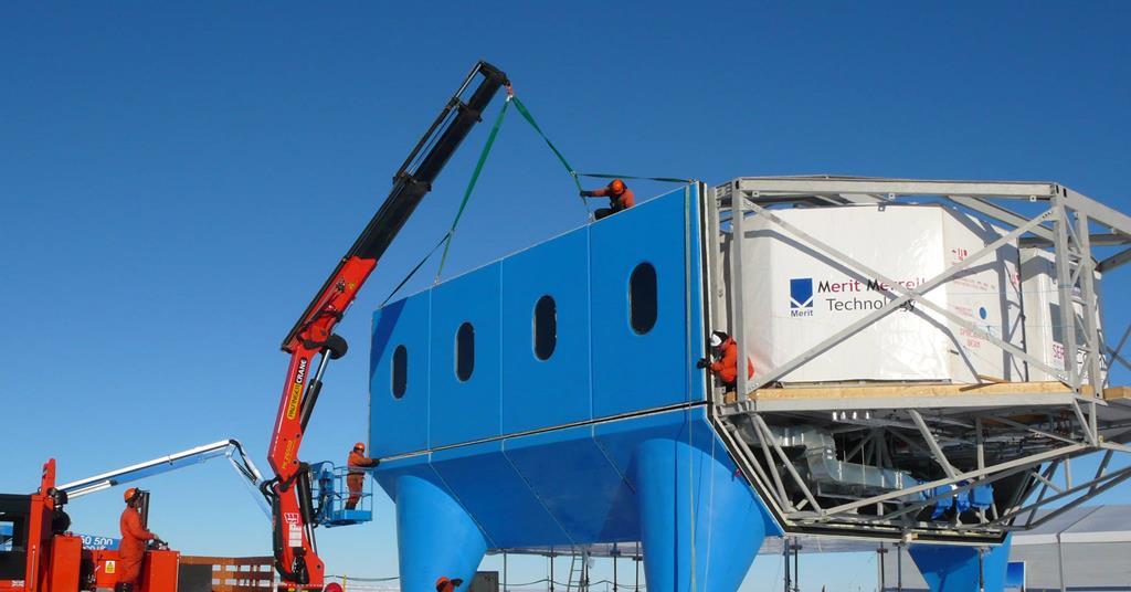 Halley VI Antarctic Research Station by Hugh Broughton Architects ...