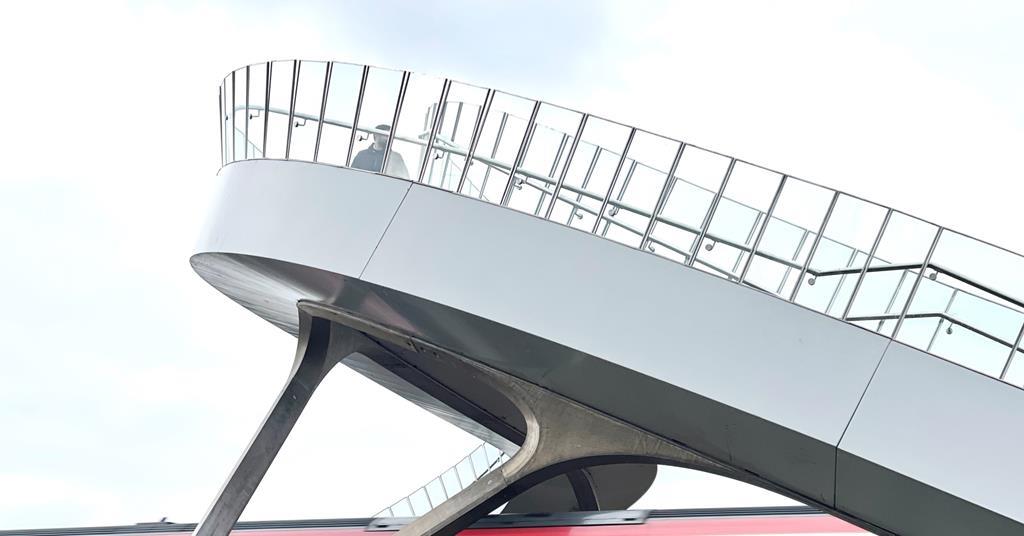 How Knight Architects' innovative footbridge is replacing level ...
