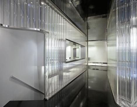Culture of transparency: Nomad’s glass walls for architects’ bank ...