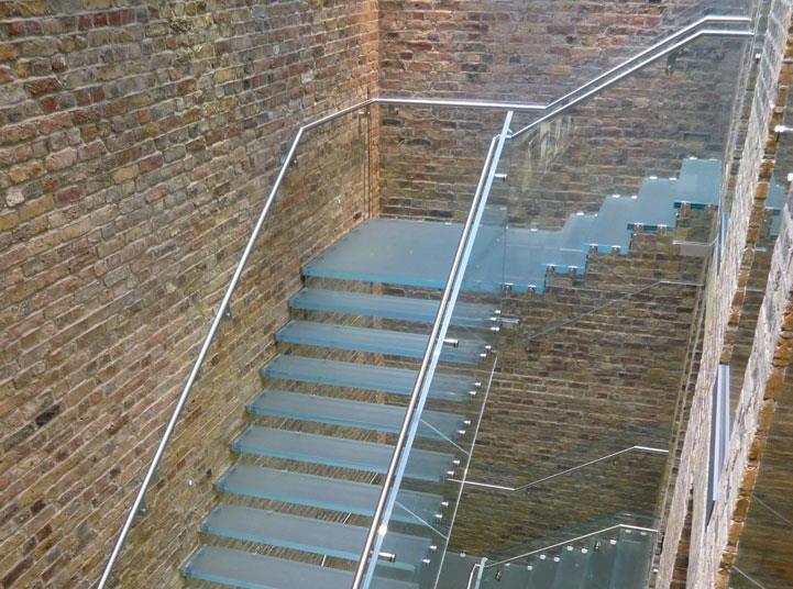 Glass staircases in Apple’s Covent Garden store | Technical | Building ...