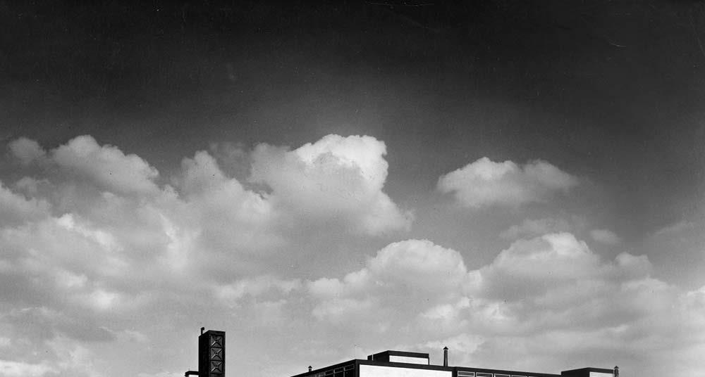 Revisiting Alison and Peter Smithson’s Hunstanton school | Building ...