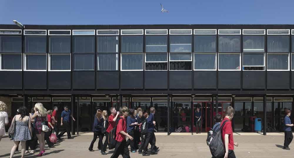 Revisiting Alison and Peter Smithson’s Hunstanton school | Building ...