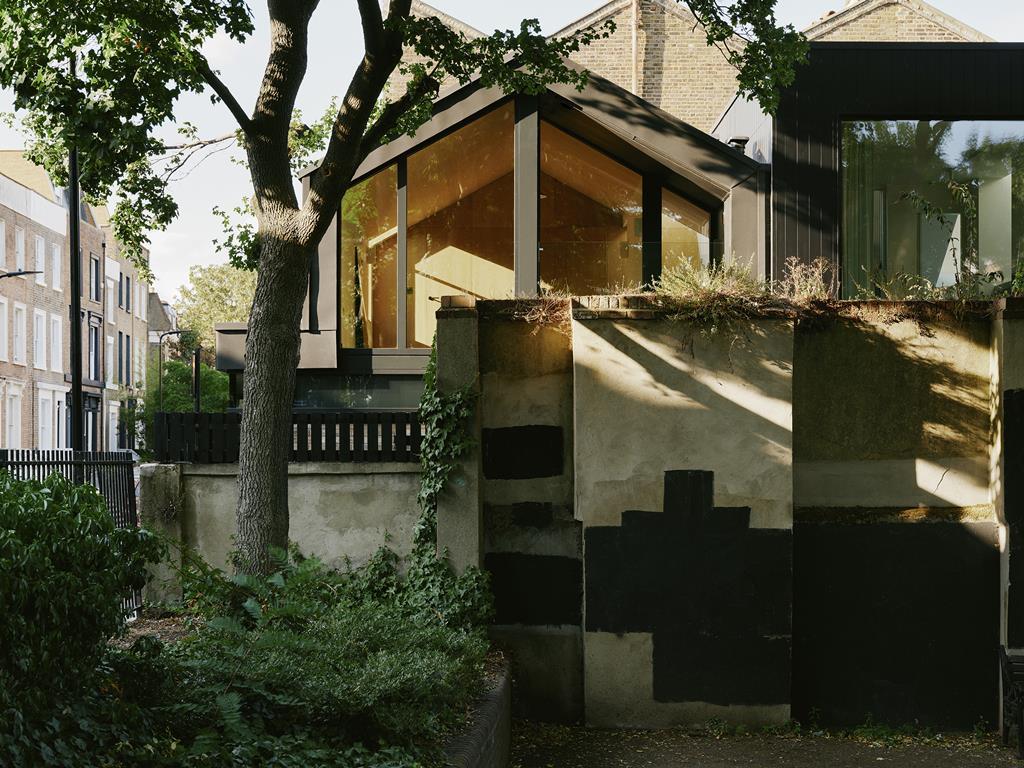 What made this project… The Corner House by Langstaff Day Architects ...