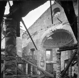 Life in ruins | Archive Titles | Building Design