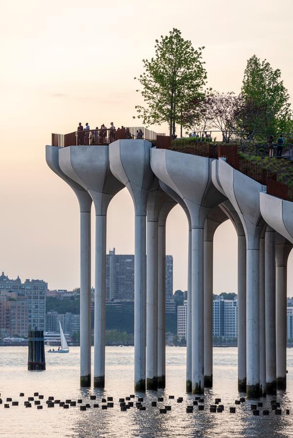 Heatherwick’s garden pier opens on New York’s Hudson River | News ...